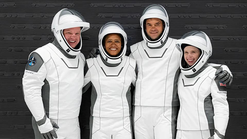 OLN TV | عودة أول رحلة سياحية في الفضاء إلى الأرض بسلام