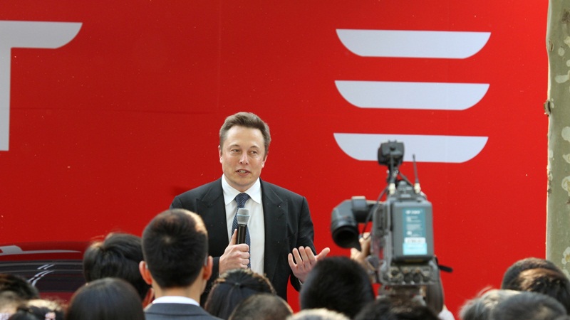 OLN TV | إيلون ماسك يتربع على عرش أثرياء العالم